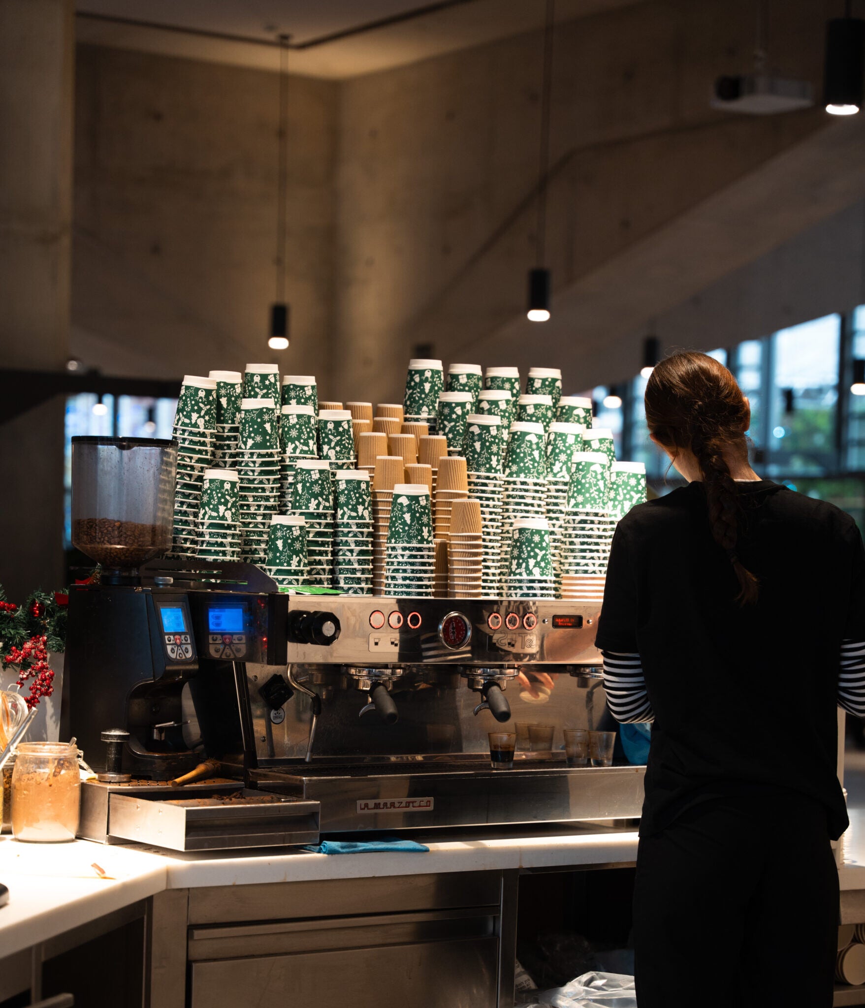 Top Tips to Successfully Run a Coffee Shop (with real examples ...